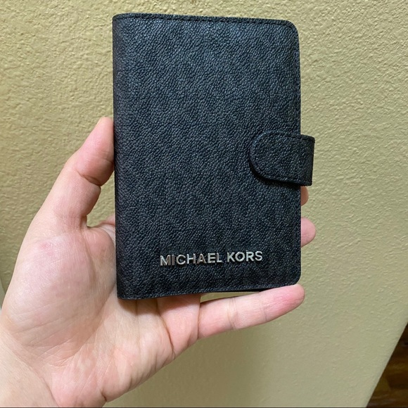 Michael Kors | Bags | New Michael Kors Passport Wallet | Poshmark